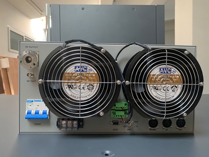 5KW FM Radio Transmitter - FM Transmitter - YXHT